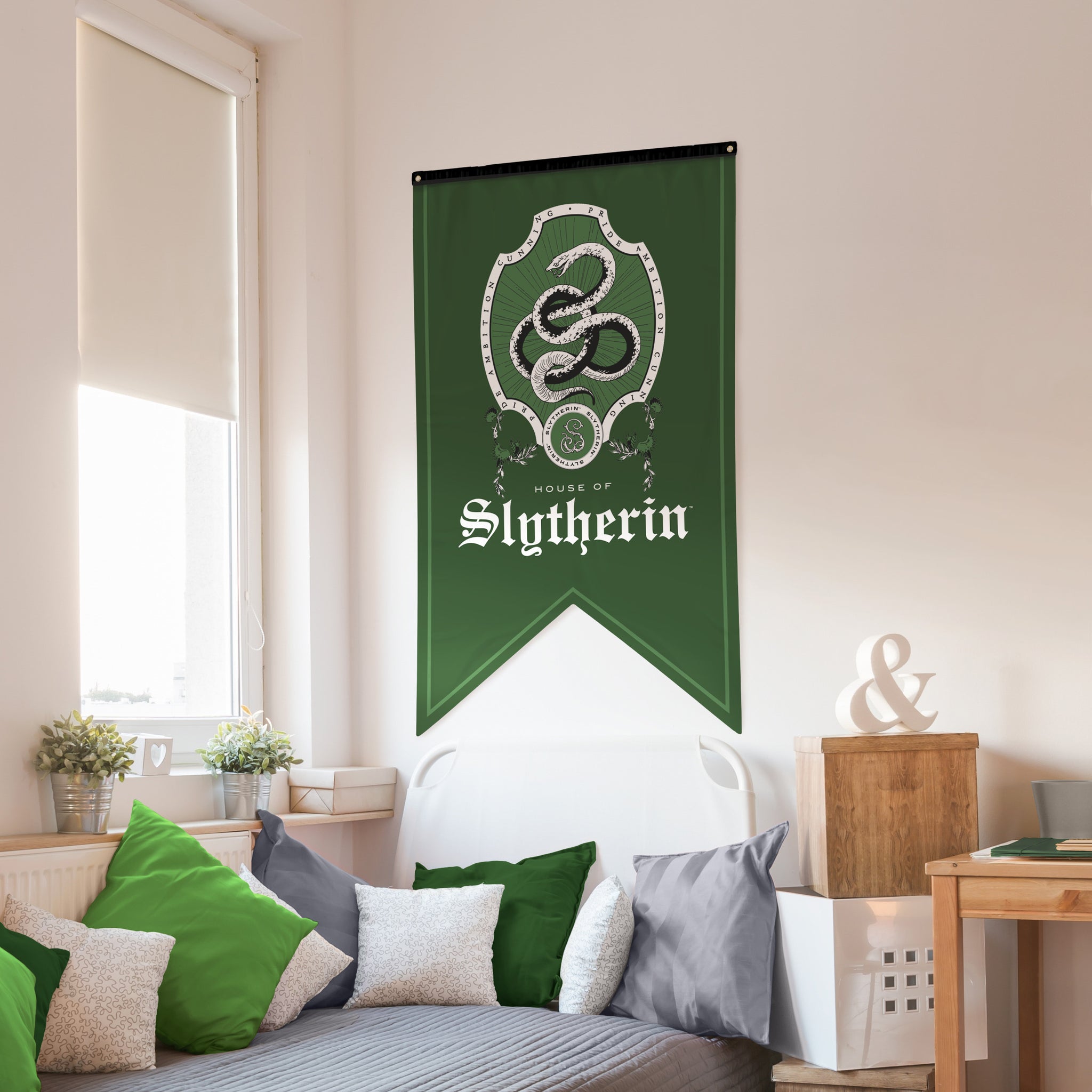 Harry Potter Slytherin Crest Banner Flag – ConQuestJournals